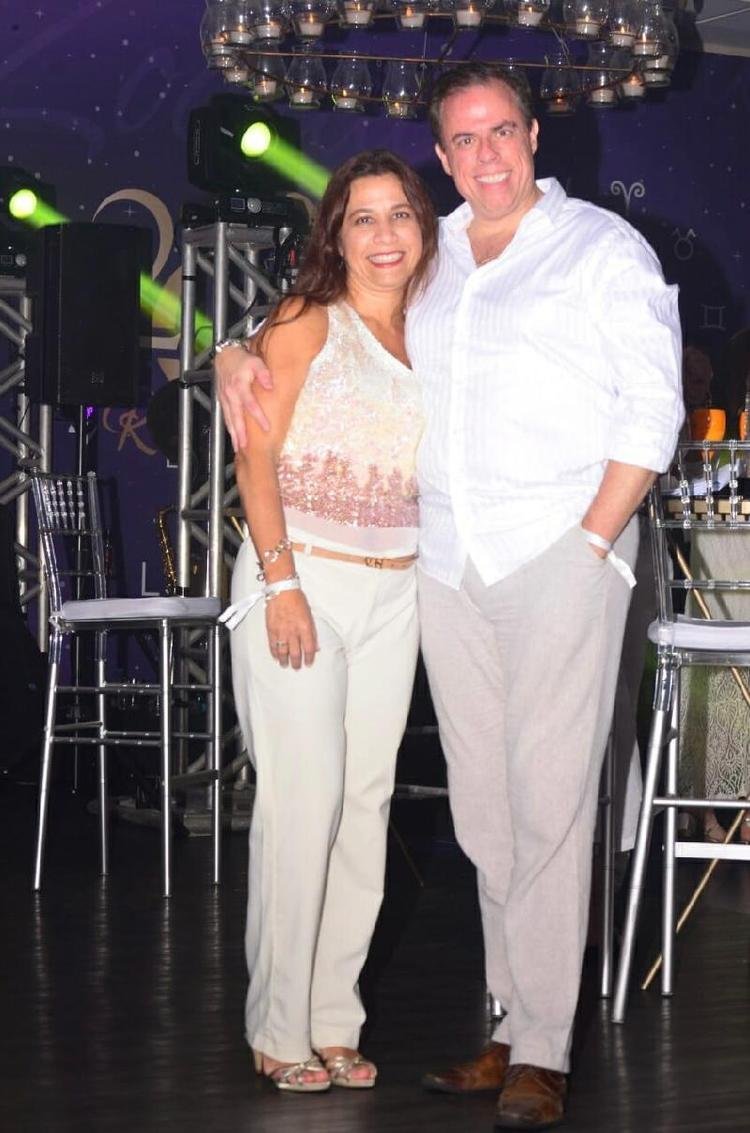 Pompa e circunstância e muitos famosos marcaram o Réveillon do LSH ...