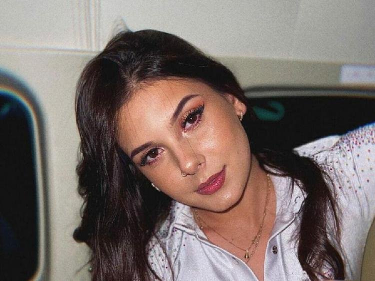 Ana Castela aparece de biquíni em foto rara e conquista elogios ...