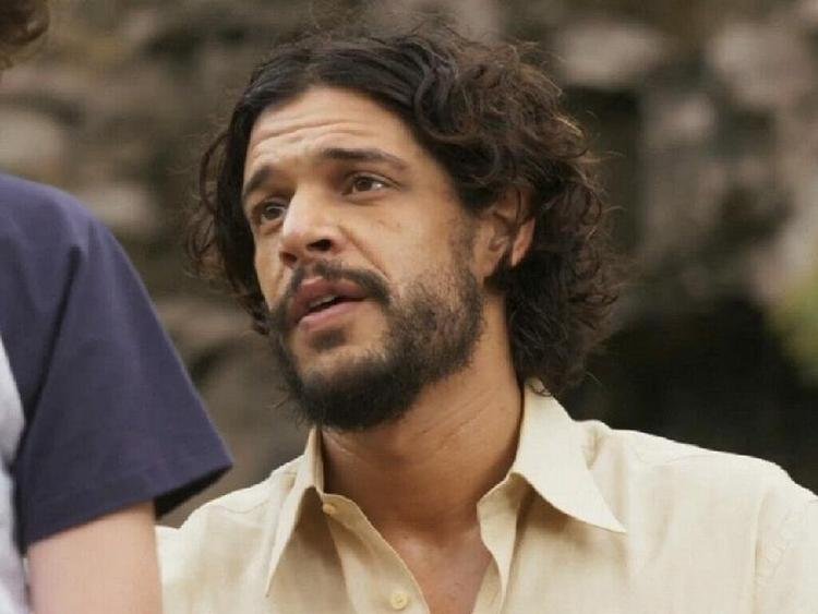 Maruan tenta contar segredo para Labibe, mas imprevisto acontece