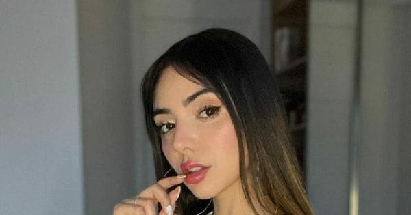 Nyvi Estephan renova o bronzeado com biquíni estiloso e exibe bumbum ...