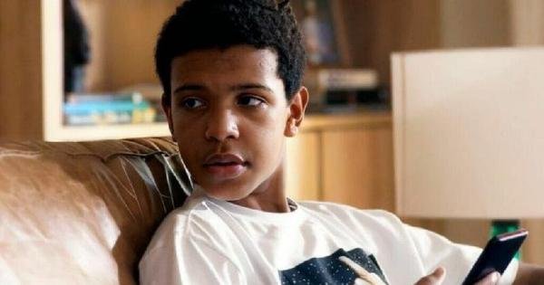 Segredo cabuloso revelado: Afinal, o que Theo faz em Travessia? Saiba