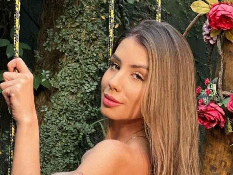 Maria Lina posa com biquíni de oncinha e exibe resultado do novo ...