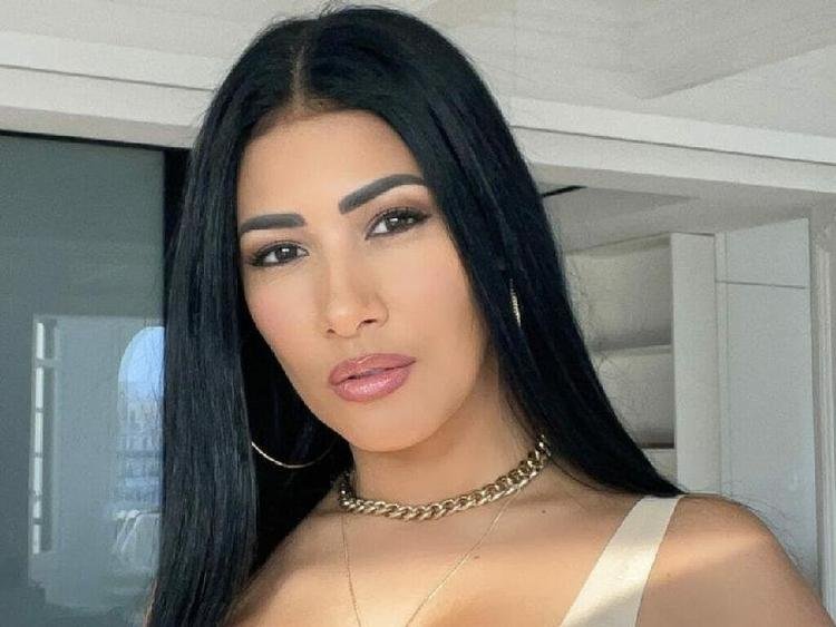 De biquíni, Simaria exibe corpaço e manda aviso: 'Se acostumem com a ...