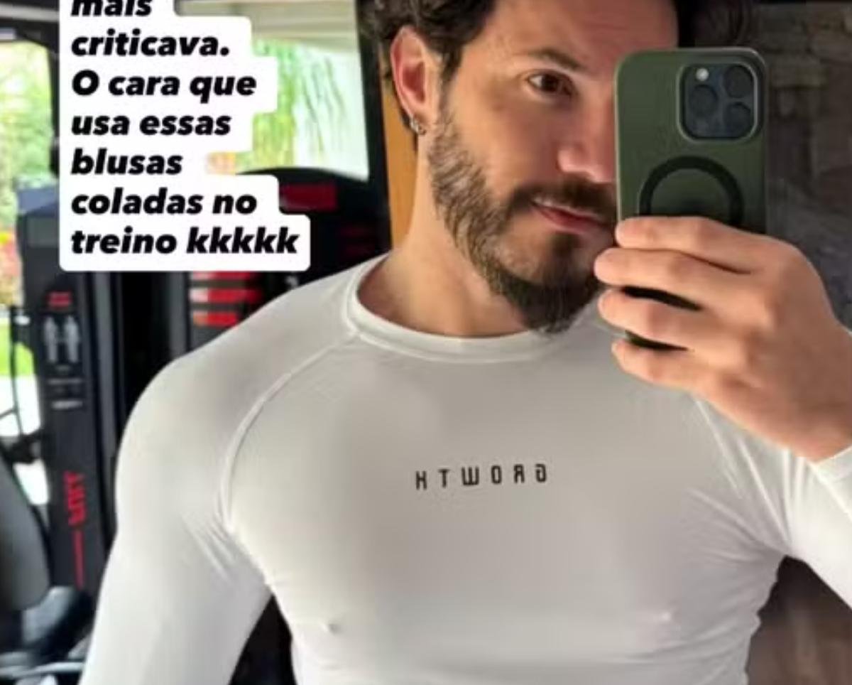 Eliezer posa com blusa colada e mostra shape definido na academia ...