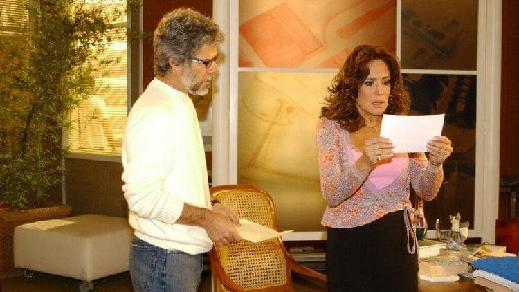 Senhora do Destino: Dirceu encontra uma foto da sequestradora de Lindalva e Maria do Carmo ...