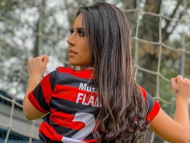 Musa oficial do Flamengo causa com puxadinha na calcinha - Famosos ...