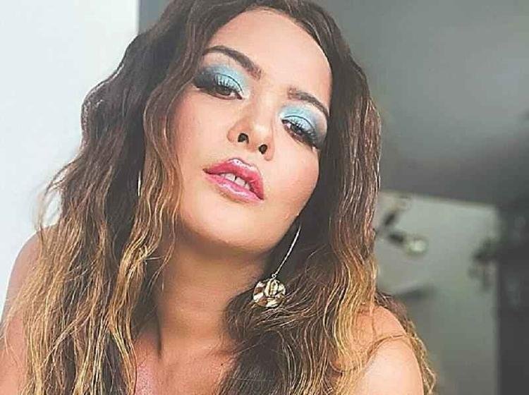 Geisy Arruda abusa da ousadia em fantasia de carnaval: 'Minha borboleta ...