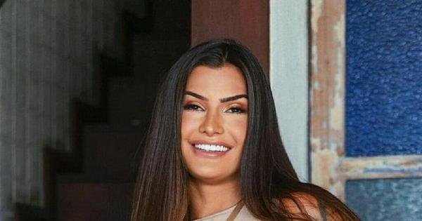 Marina Ferrari posta selfie em dia de treino e impressiona com físico ...