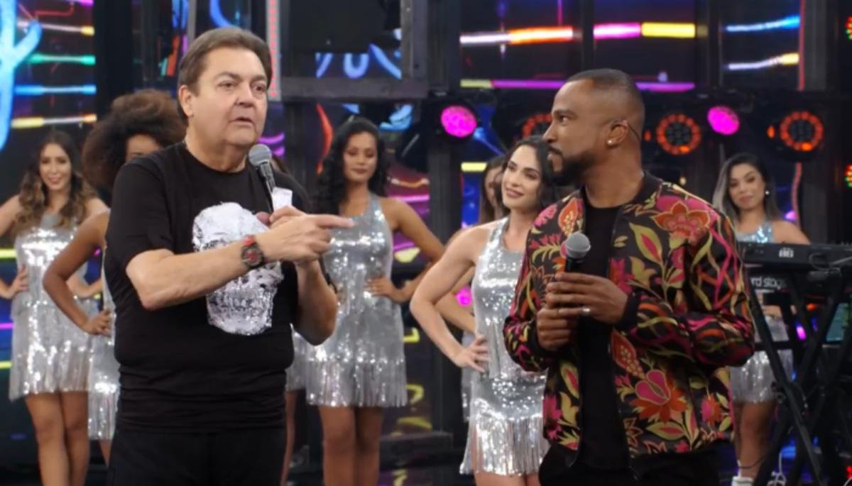 Faustão surpreende Alexandre Pires com 'mimo' de R$ 100 mil - Famosos ...