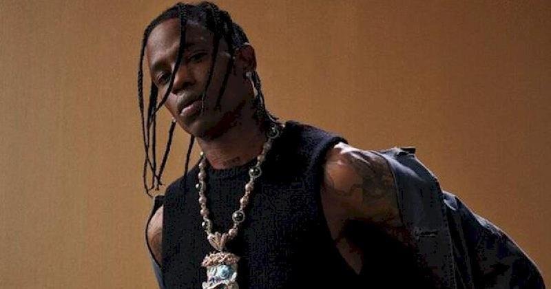 Travis Scott leva filha ao palco durante show em Tóquio