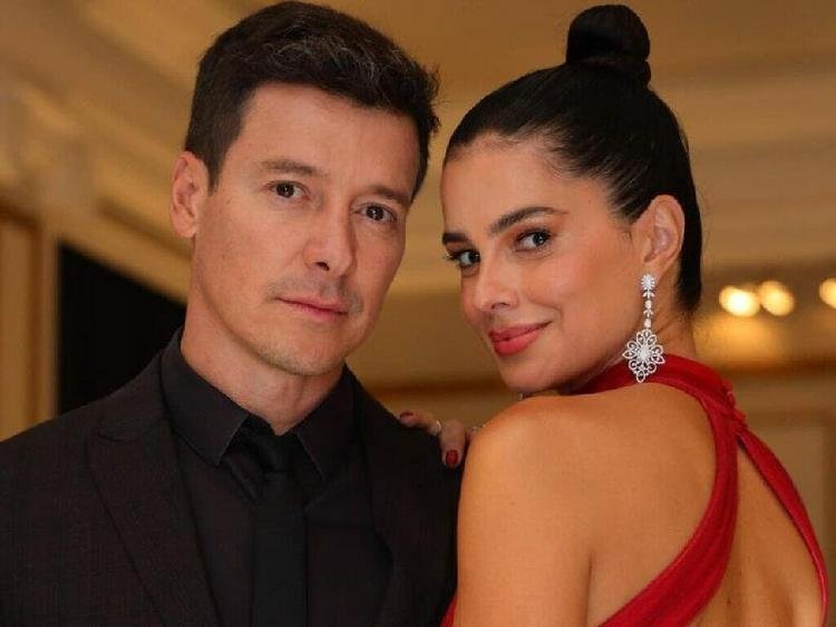Vera Viel celebra 20 anos de casamento com Rodrigo Faro e emociona ao ...