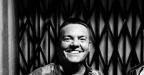 Morre Andrew Barker, baixista e tecladista do grupo 808 State, aos 53 anos