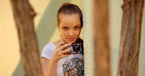 Cúmplices de um Resgate: Priscila fica frente a frente com Manuela e Isabela