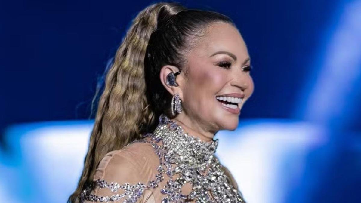 Aos 51 anos, Solange Almeida surge sem maquiagem e impressiona com ...