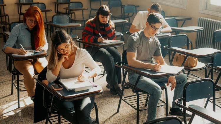 Vestibular de 315 minutos existe? Veja provas que passam de 5 horas