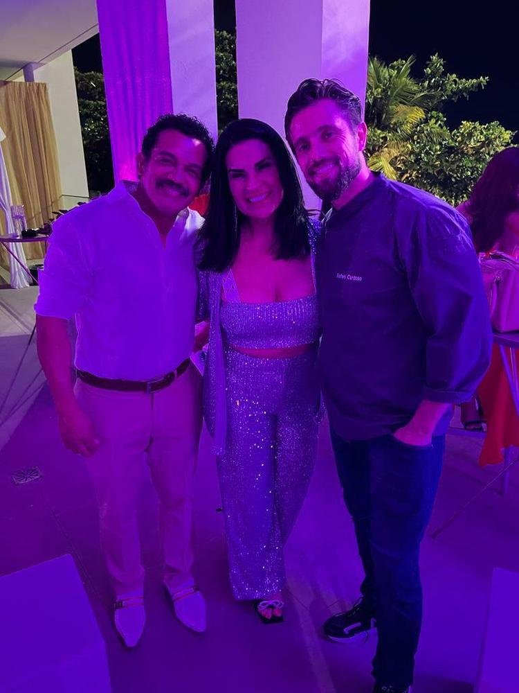 Pompa e circunstância e muitos famosos marcaram o Réveillon do LSH ...