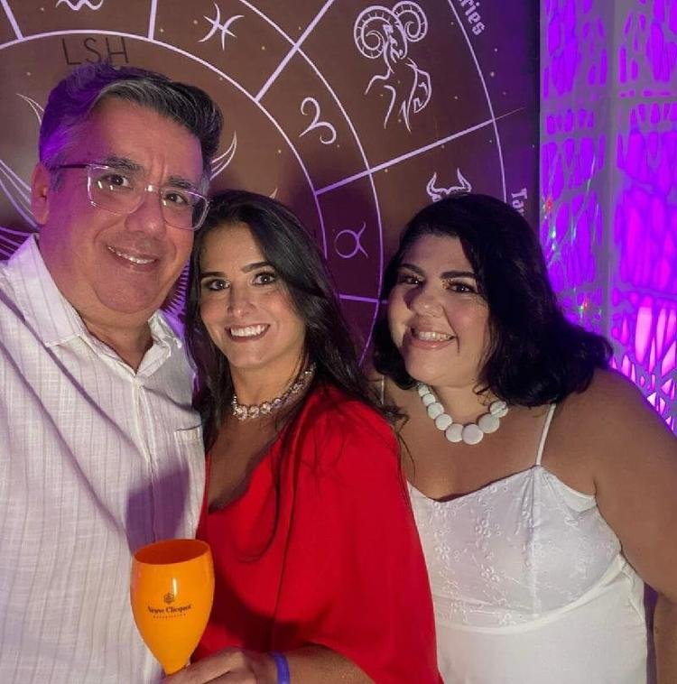 Pompa e circunstância e muitos famosos marcaram o Réveillon do LSH ...