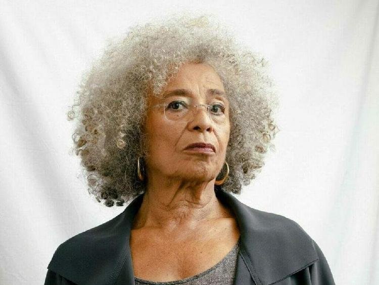 Fantástico: Angela Davis concede para Maju Coutinho sua primeira ...