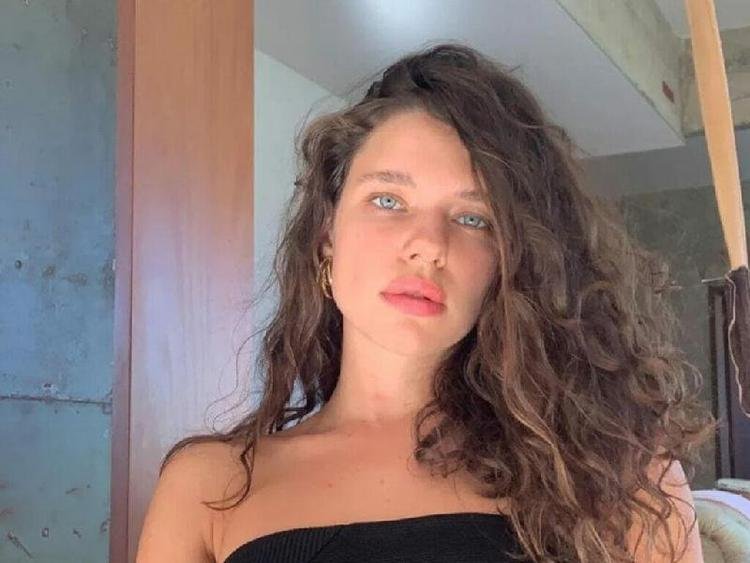 Bruna Linzmeyer curte biquini fio-dental e fãs alertam: 'Perigoso ao ...