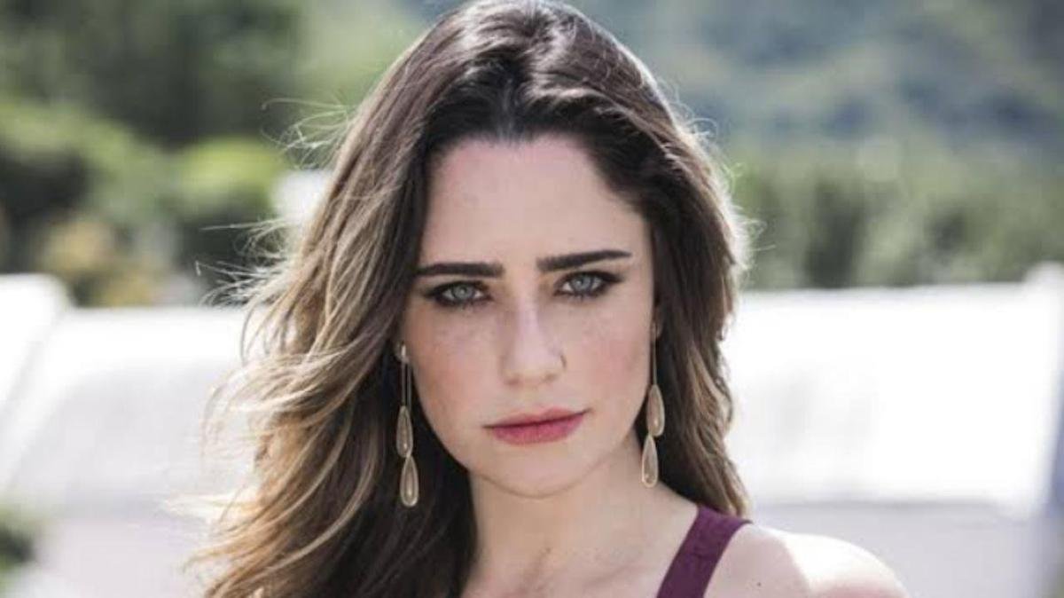 Fernanda Vasconcellos surge com novo visual e impressiona o público ...
