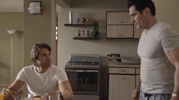 Três Vezes Ana: Ramiro fica cara a cara com Santiago/Marcelo