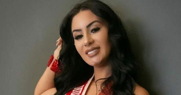 Musa do Sport Club Internacional tira a roupa e fica seminua no campo ...