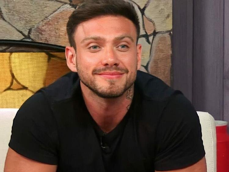 A Fazenda 14: Vini Buttel exalta Deolane Bezerra em entrevista: 'Tudo ...