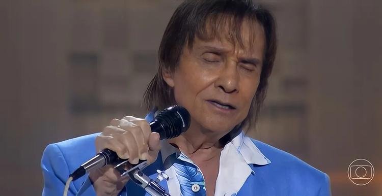 Especial de fim de ano sem Roberto Carlos? Cantor quebra o silêncio - Famosos | Entretenimento