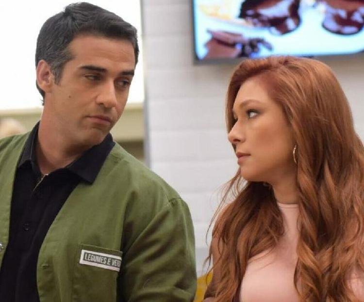 Maria Antônia elogia plano de vingança de Poderosa