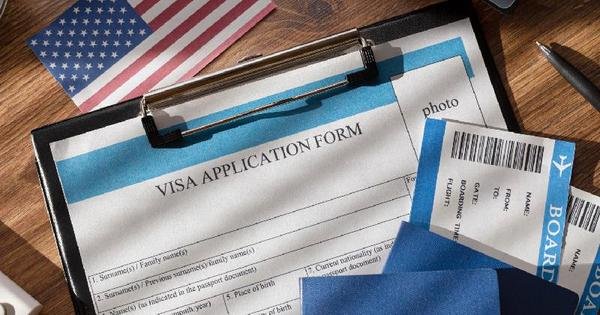 Green card para brasileiros: EUA atinge recorde, diz estudo | Mundo ...