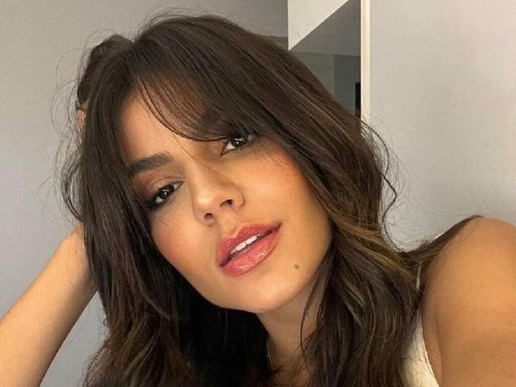 Hariany Almeida, do BBB19, posa de biquíni em praia paradisíaca e ...