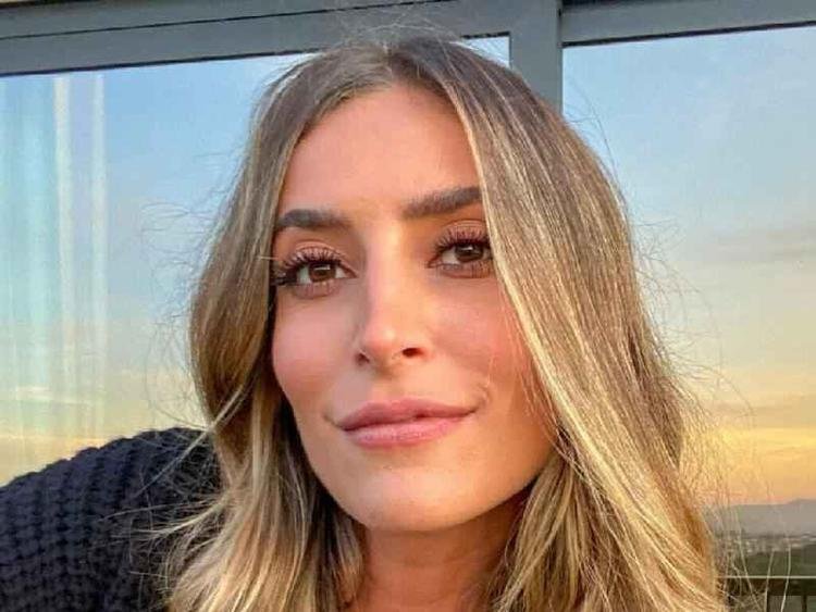 Maria Joana posa de biquíni colorido e deixa corpão bronzeado em evidência - Famosos ...